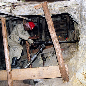 Revenge of the Commons: The Crisis in the South African Mining Industry ...